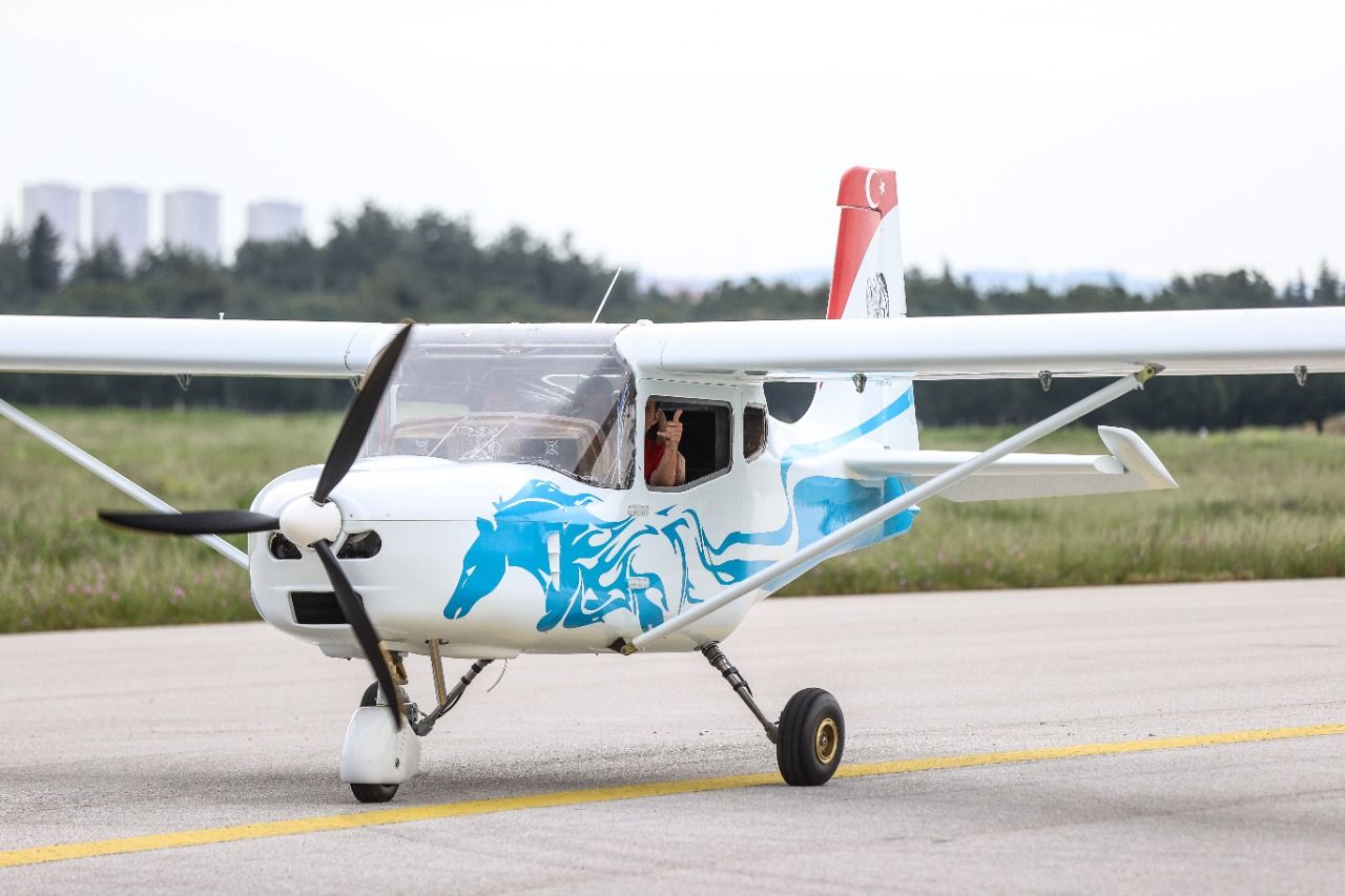 Türk havacılığının yeni uçağı Troy T200 ilk kez piste çıktı