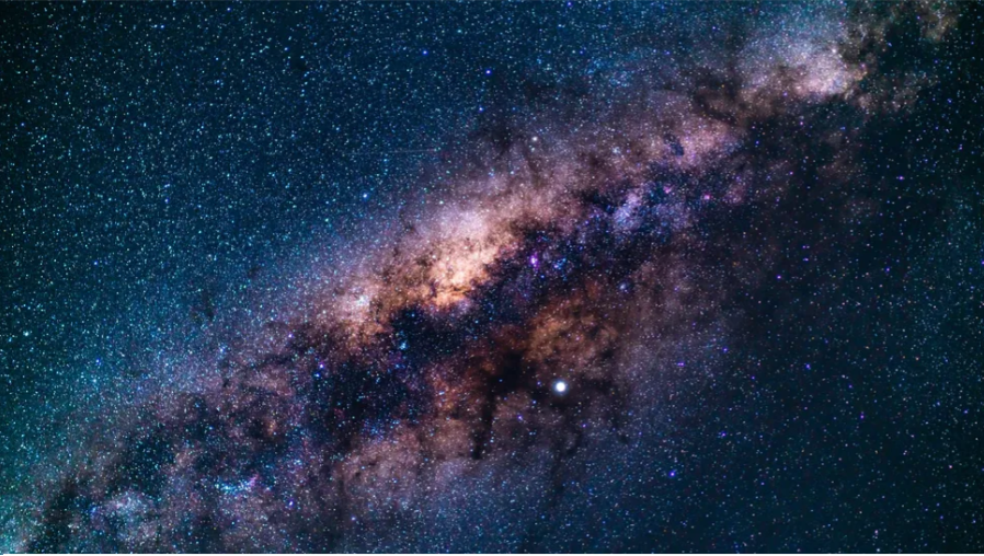 Uzay ne kadar soğuk? İşte evrenin sıcaklığının ardındaki fizik...