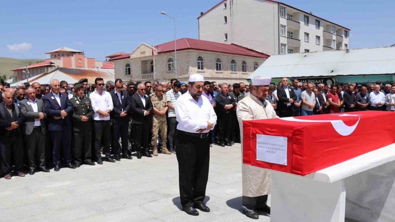 Kırıkkale’deki kazada hayatını kaybeden polis memuru Ağrı’da son ... Kırıkkale’deki kazada hayatını kaybeden polis memuru Ağrı’da son ...