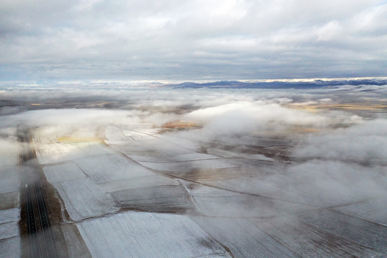 Ağrı Ovası kar ve sisle kaplandı
