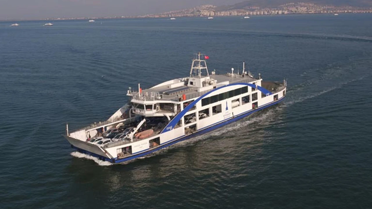 İzmir'de vapur seferleri yeniden başladı